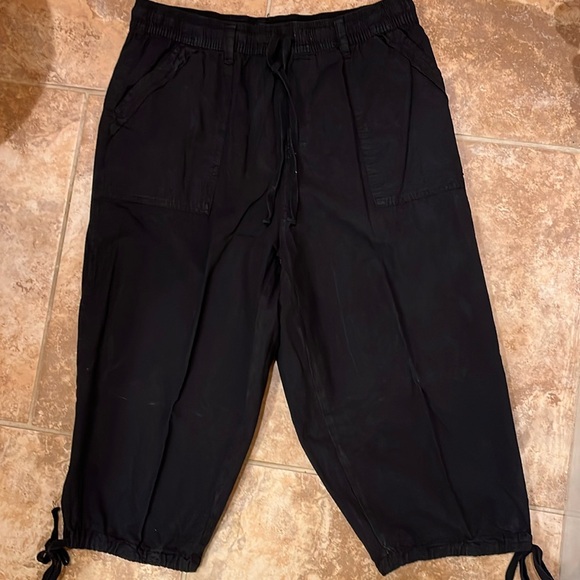 Erika | Pants & Jumpsuits | Erika Capri Pants | Poshmark